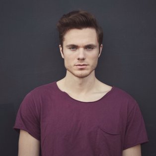 by Geoff Kinns. Photo stock - StudioNow